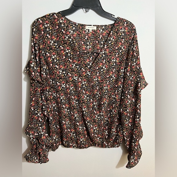 Max Studio | Tops | Max Studio Blouse Womens Large | Poshmark